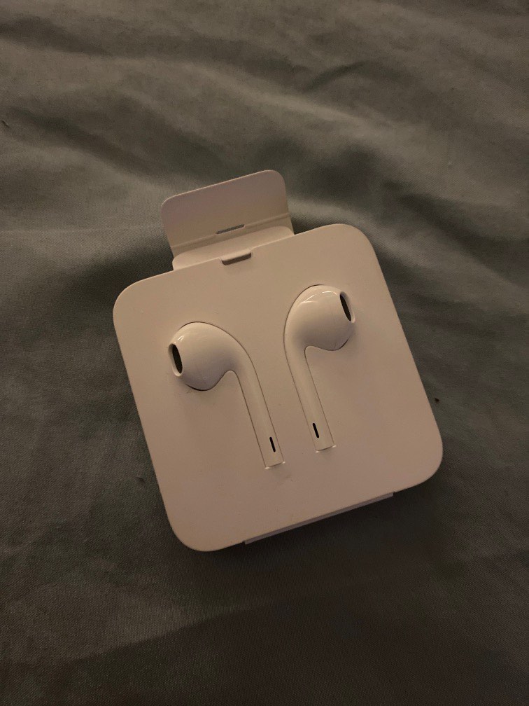 Original Apple Lightning Headset, Audio, Headphones & Headsets on Carousell