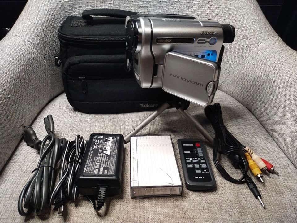 RARE SONY HANDYCAM HI8 CCD TRV238E MINT CONDITION AND COMPLETE ...