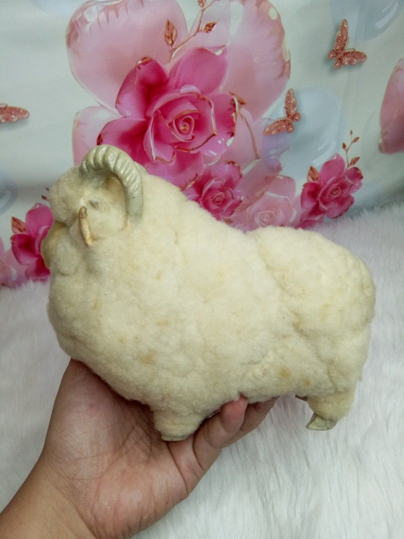 Realistic Sheep, Hobbies & Toys, Toys & Games on Carousell