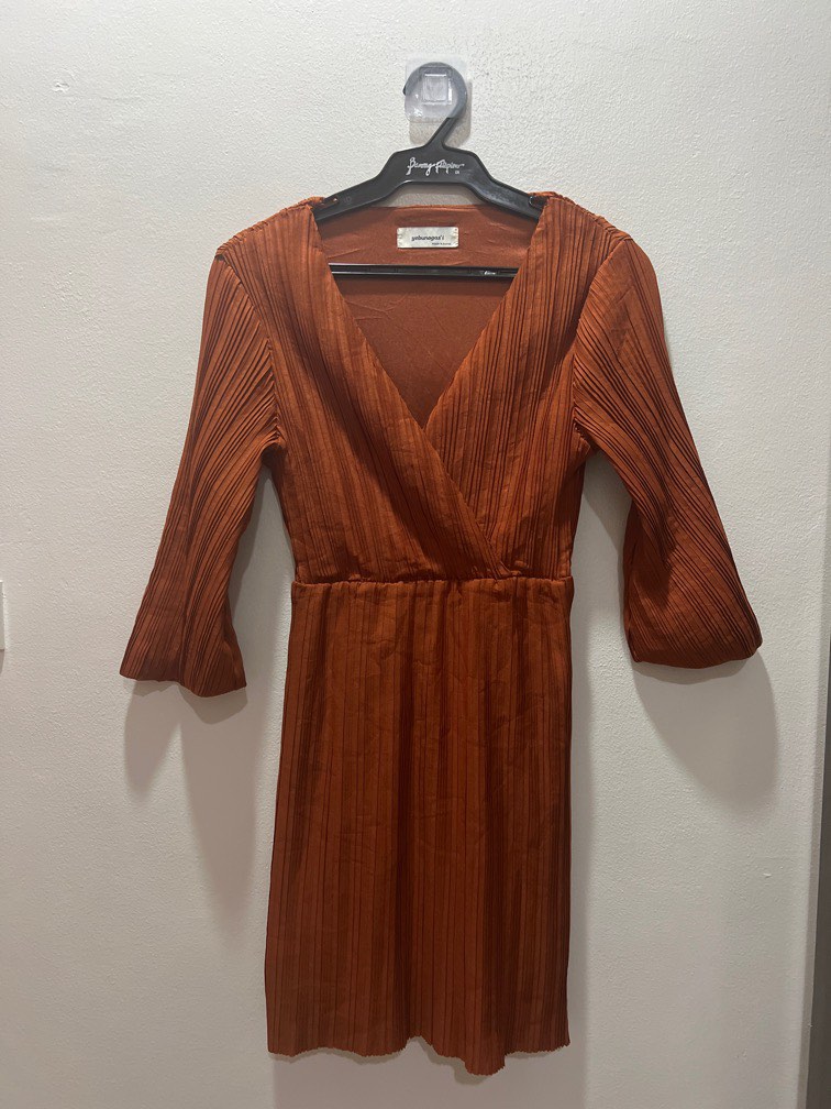 Rust pleated dress, Women's Fashion, Dresses & Sets, Dresses on Carousell