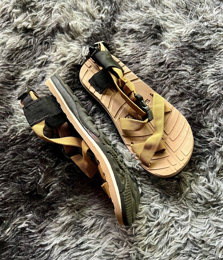 Sandugo Hiking Sandals, Women's Fashion, Footwear, Sandals on Carousell