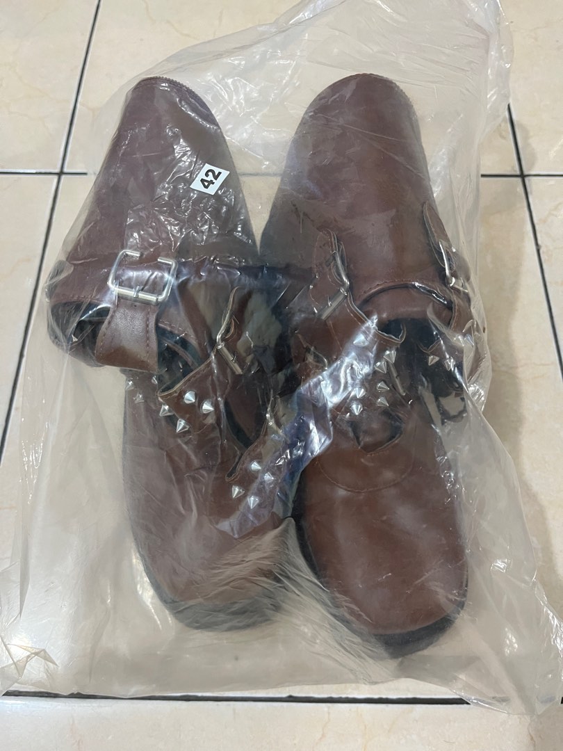 Sepatu boots import wanita, Fesyen Wanita, Sepatu di Carousell