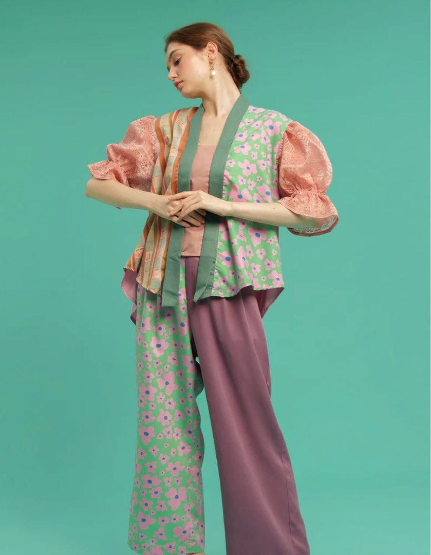 Smitten by Pattern Kebaya (Jambu Pear), Women's Fashion, Coats, Jackets ...