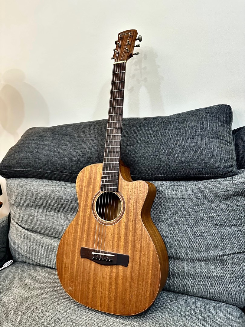 Timothy Junior Guitar with gig bag, Hobbies & Toys, Music & Media ...