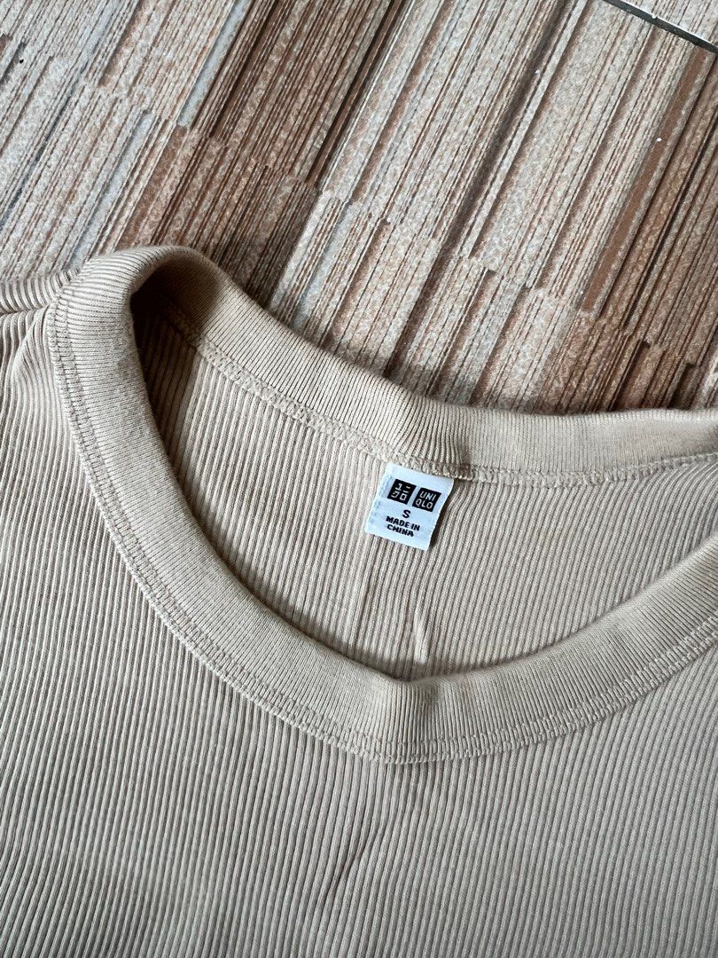 UNIQLO ribbed top, Women's Fashion, Tops, Blouses on Carousell