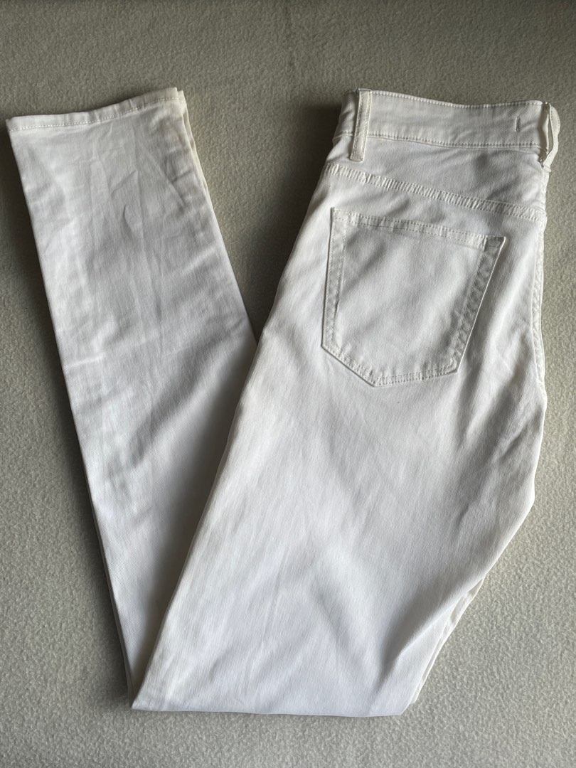 Uniqlo Slim Fit Chinos Pants (White), Men's Fashion, Bottoms, Chinos on ...