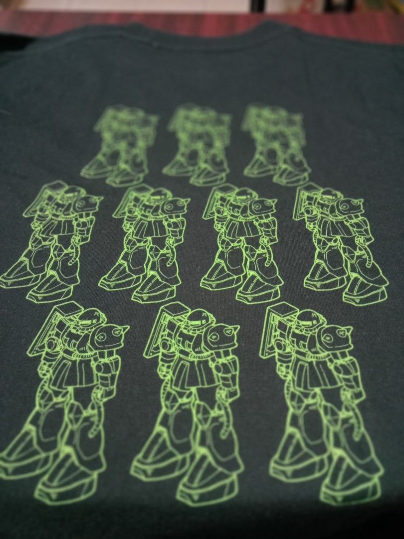 UNIQLO X GUNDAM 40TH ANNIVERSARY GUNPLA - ZAKU - M, Hobbies & Toys ...