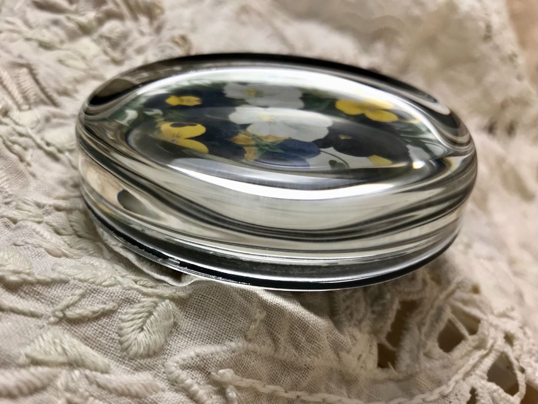 Vintage Genuine Daphne Pain Heavy Glass Paperweight "Nasturtium ...