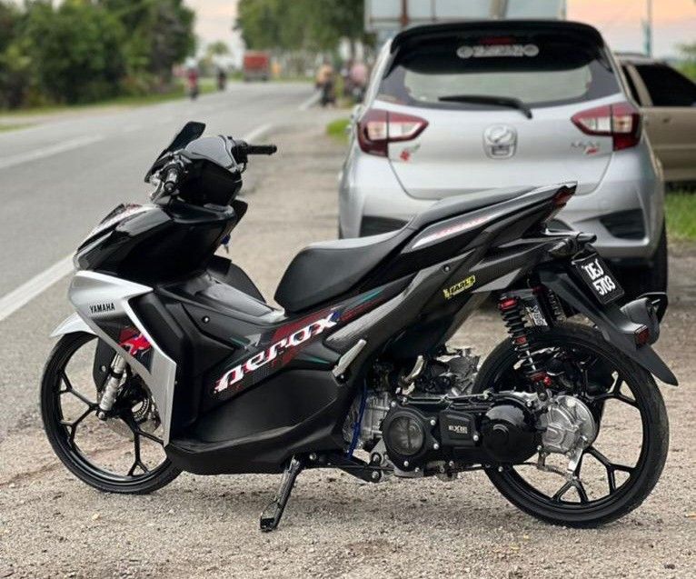 Yamaha Aerox V2 Silver Black Coverset Original HLY Indonesia(Instock ...