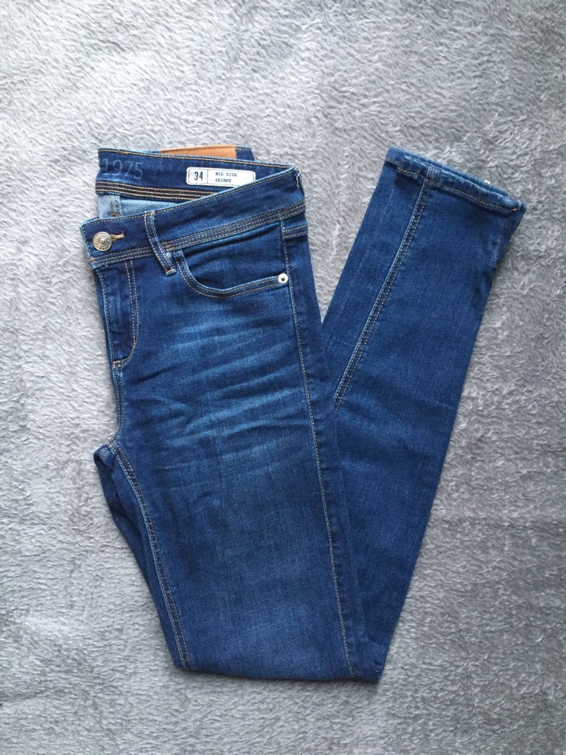 Zara Basic Denim Jeans, Women's Fashion, Bottoms, Jeans on Carousell