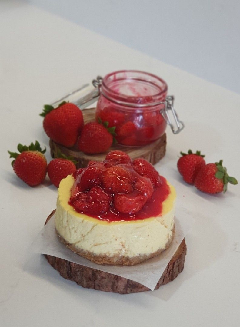 4 inch cheesecake, Food & Drinks, Homemade Bakes on Carousell