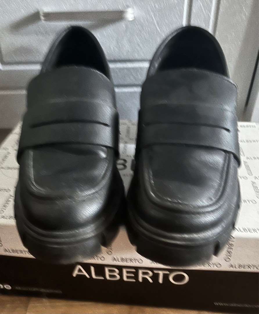 Alberto black “ Elle” shoes, Men's Fashion, Footwear, Casual Shoes on Carousell