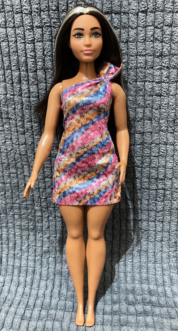 Barbie Fashionistas Doll #179, Curvy With Long Highlighted Hair ...