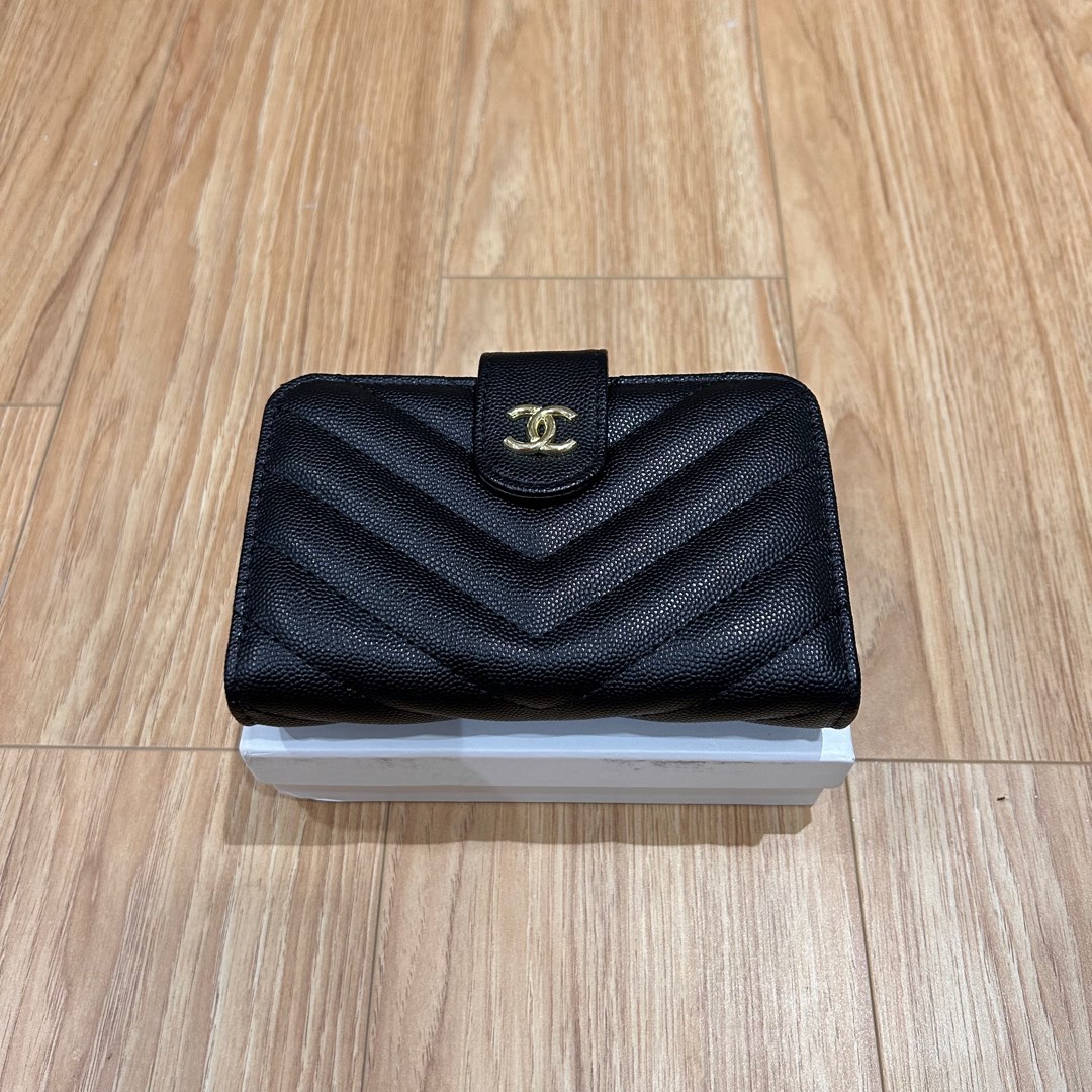 Chan el wallet, Women's Fashion, Bags & Wallets, Wallets & Card holders ...