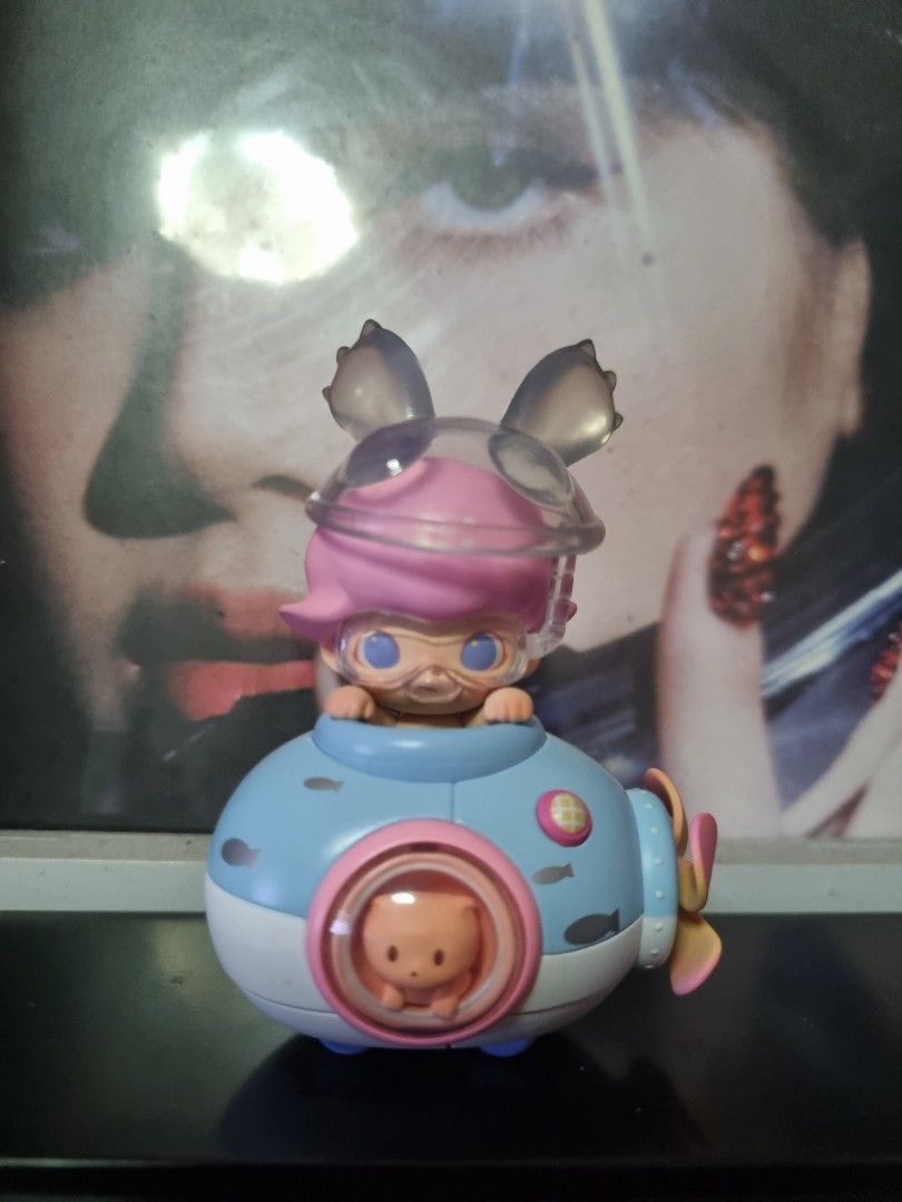 Dimoo sightseeing submarine, Hobbies & Toys, Toys & Games on Carousell