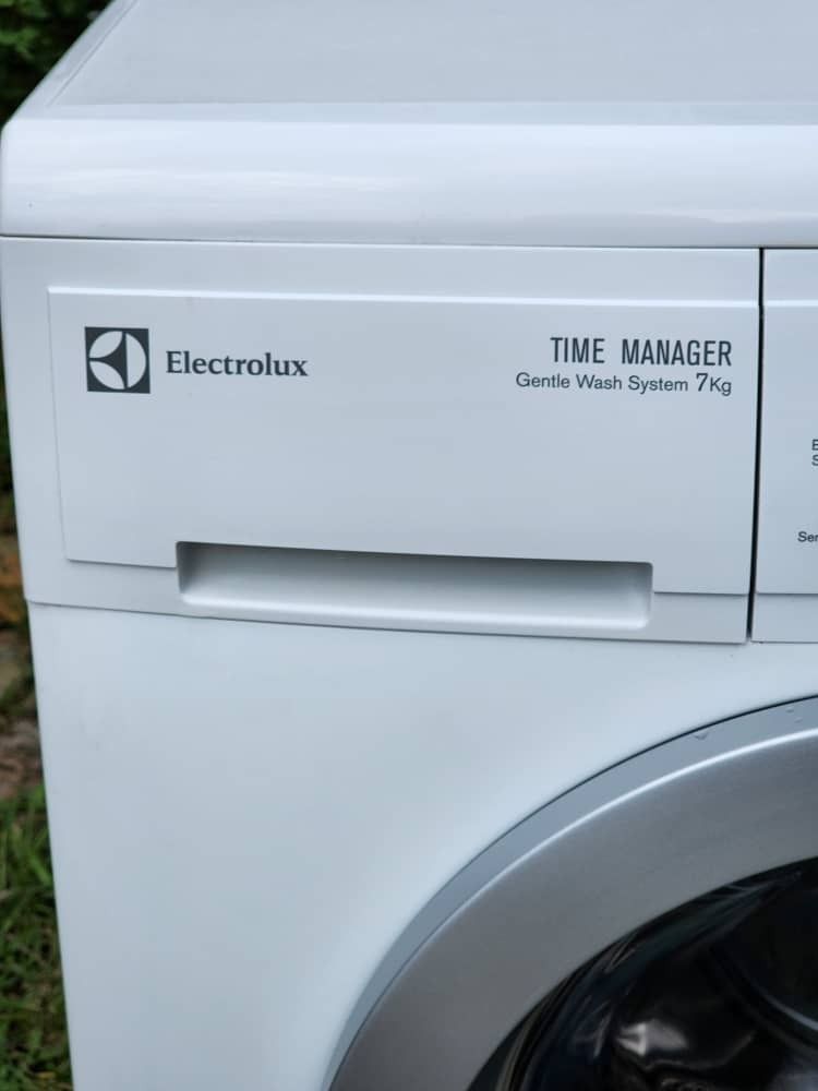 ELECTROLUX front load washing machine 7 kg, TV & Home Appliances ...