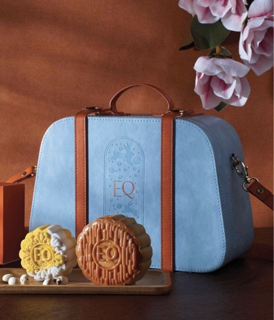 EQ Mooncake Case : Autumn Jade Collection 2023 / Moon Cake Box, Hobbies ...