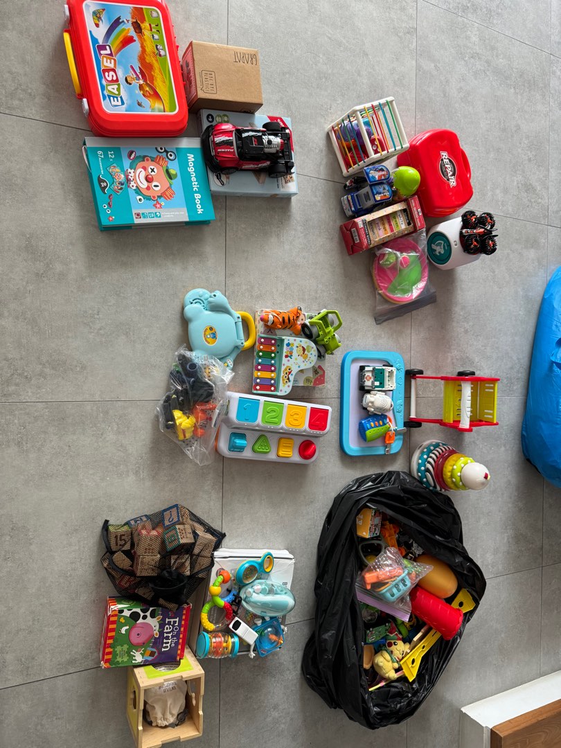 Free toys age 1-5, Hobbies & Toys, Toys & Games on Carousell