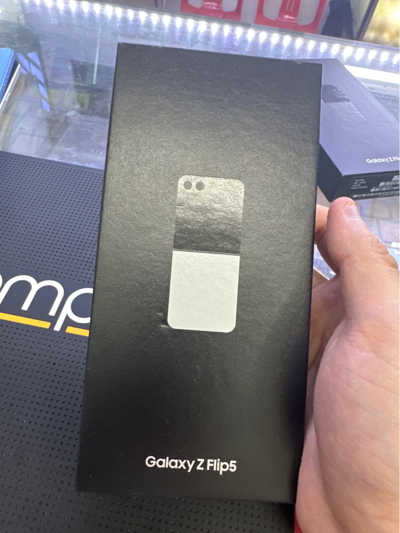 Galaxy Z Flip 5 Cream 256GB, Mobile Phones & Gadgets, Mobile Phones ...