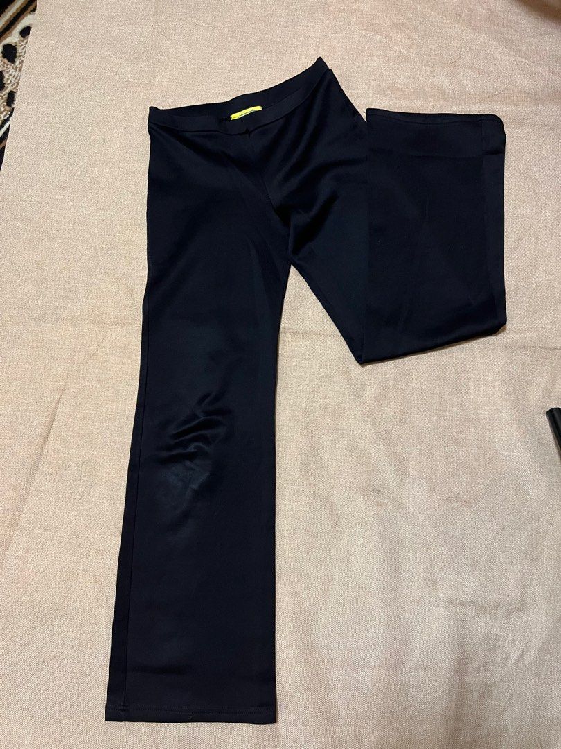 Genevieve Gozum Flare Sports thigh, Women's Fashion, Activewear on ...