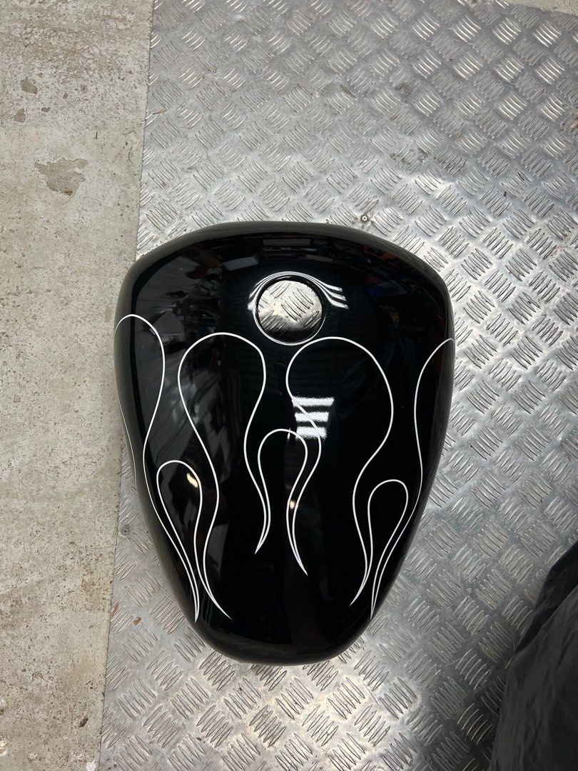 Harley Davidson Tank Cover by Simon Kustom Brazil, 電單車買賣 - Carousell