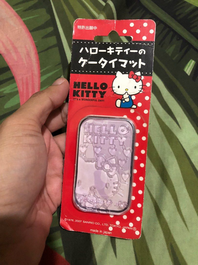 Hello kitty backplate for old flip phone, Hobbies & Toys, Memorabilia ...