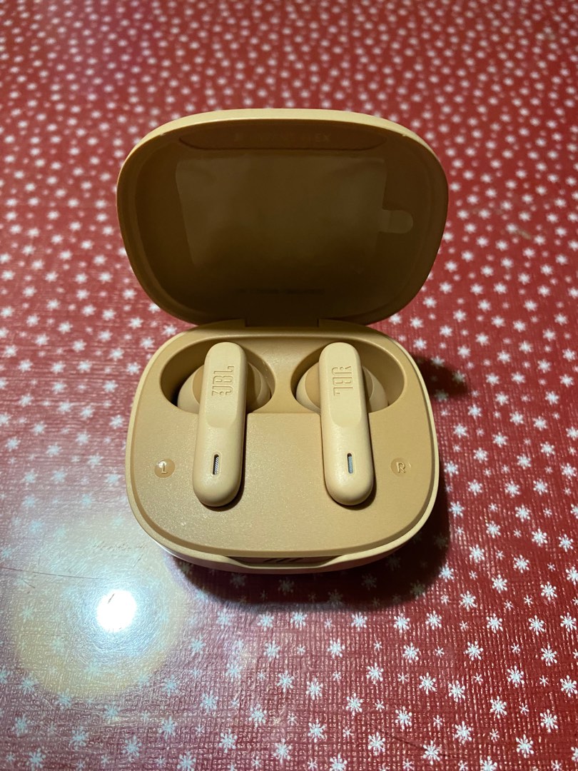 JBL WAVE FLEX Beige, Audio, Earphones on Carousell