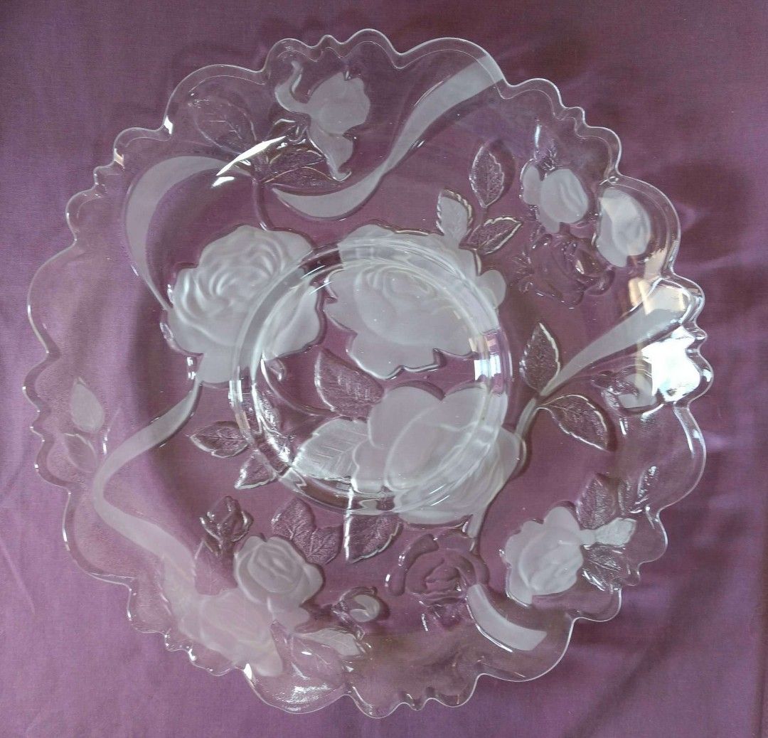 Laura Glass Rose Garden Chip n Dip, Furniture & Home Living, Home Decor ...