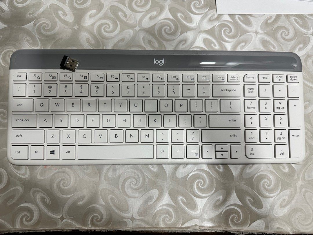 Logitech wireless keyboard K470, Computers & Tech, Parts & Accessories ...