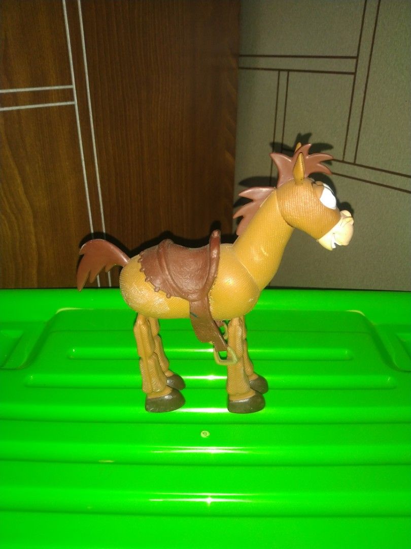 Mainan Toy Story Kuda Woody, Toys & Collectibles, Mainan di Carousell