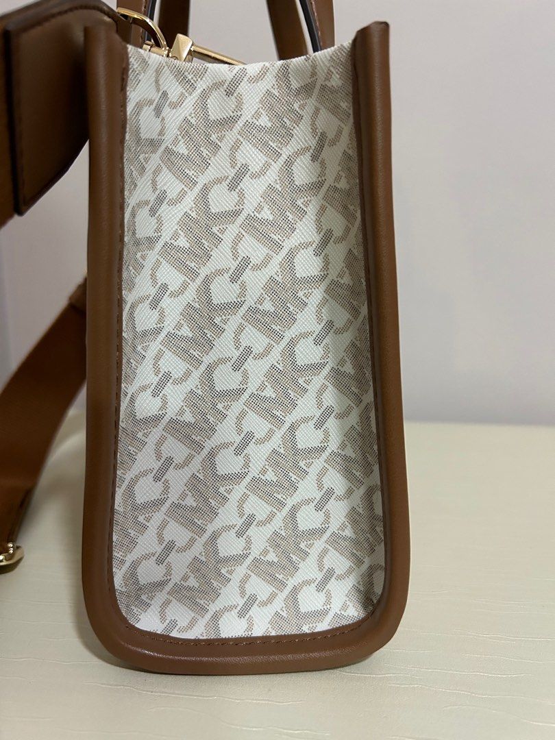 Michael Kors Gigi small empire signature logo messenger bag, Luxury ...