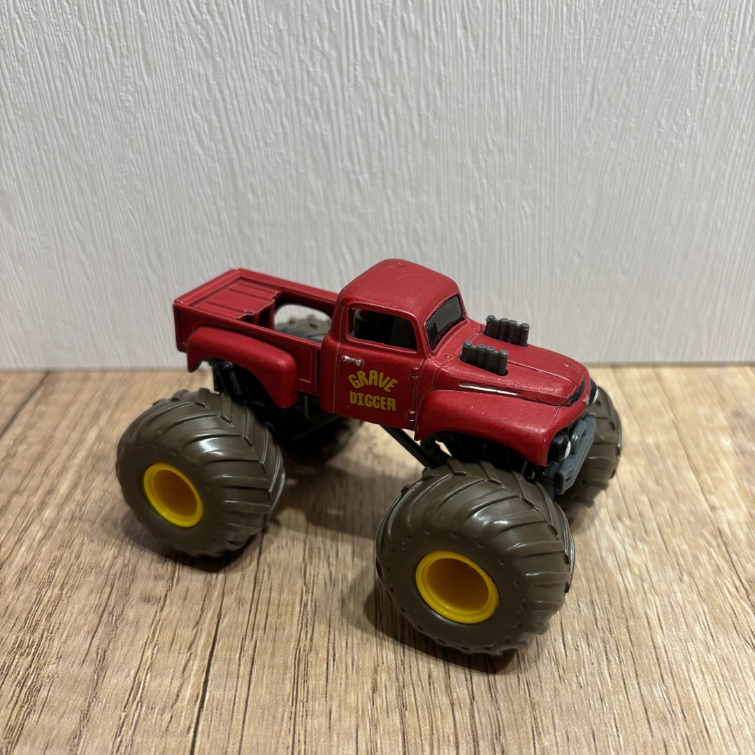 Monster Jam, Official Grave Digger (Red Vintage) Monster Truck ...