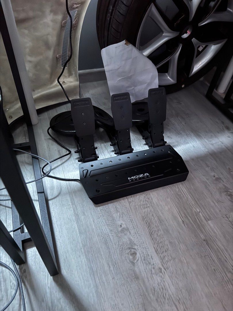 Moza r5 (with shifter and clutch), Video Gaming, Video Game Consoles ...