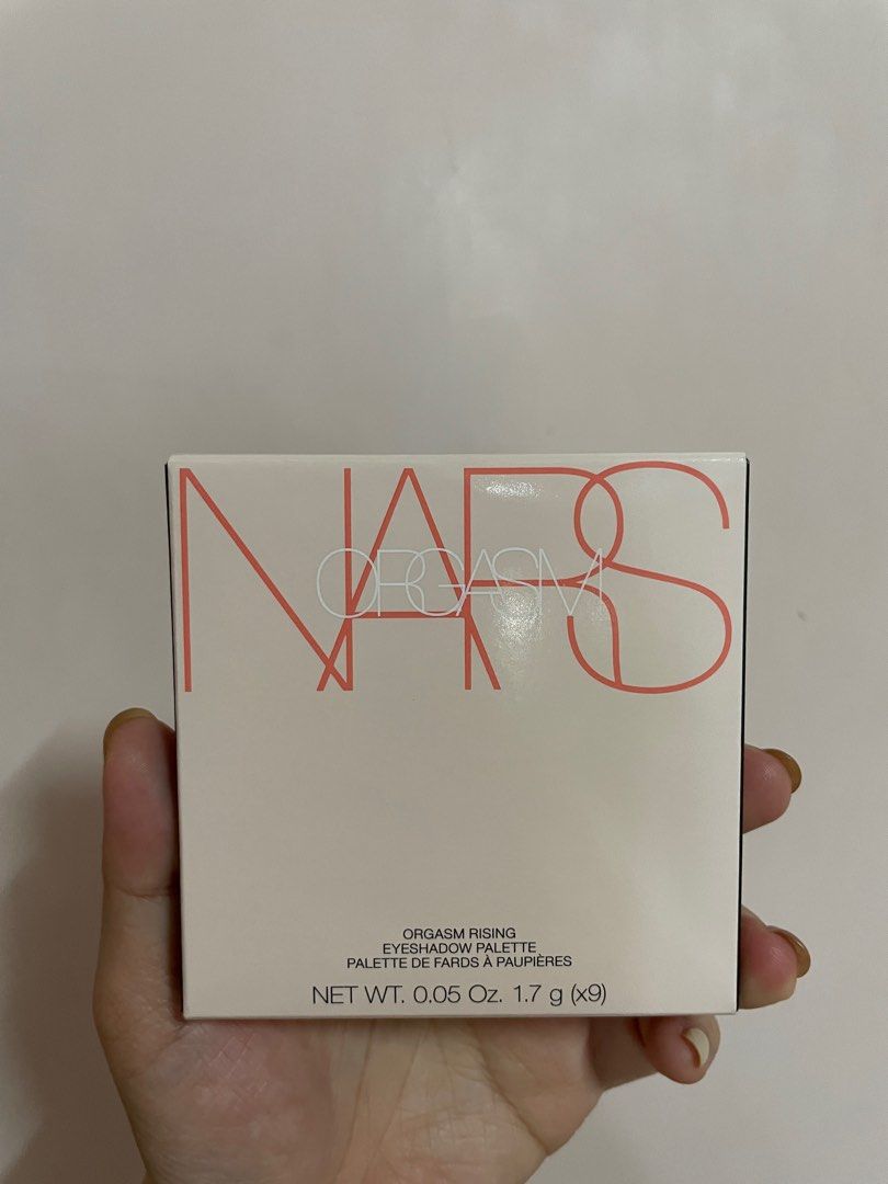 NARS 2023限量眼影盤, 香水、美妝、保養, 臉部彩妝、保養與清潔, 化妝品在旋轉拍賣