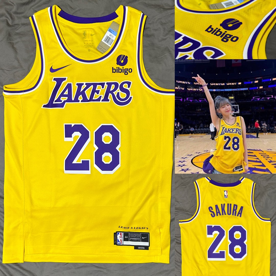 LE SSERAFIM X Lakers NBA 湖人客製球衣團 連廣告章 Sakura 宮脇咲良, 男裝, 運動服裝 - Carousell