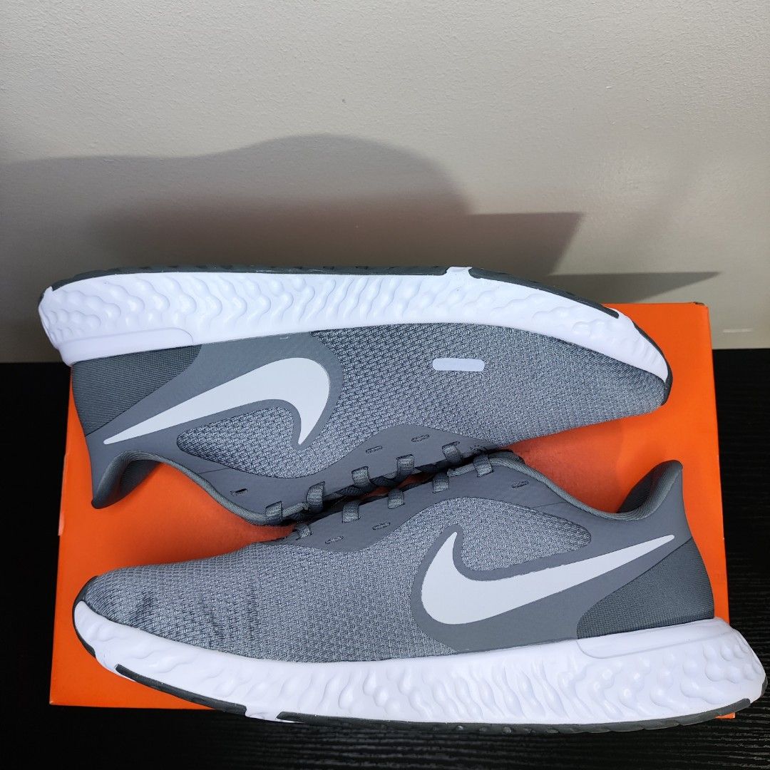 Nike Revolution 5, Men's Fashion, Footwear, Sneakers on Carousell
