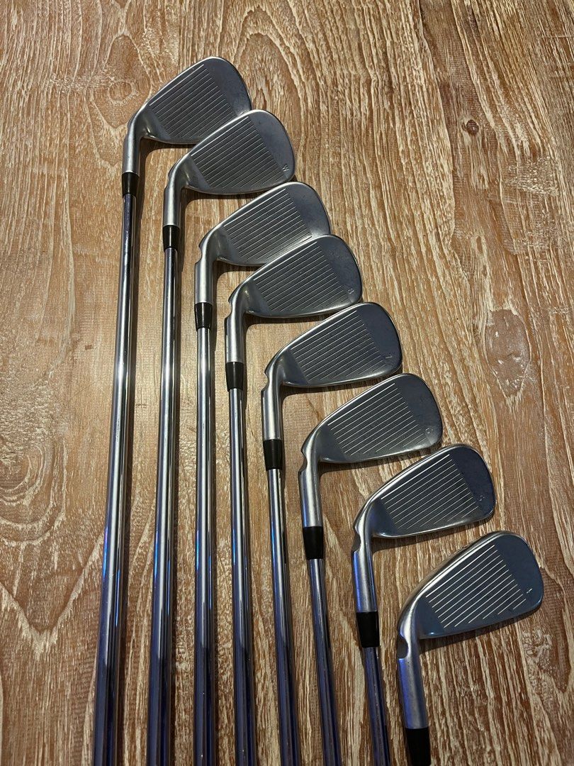 Ping G400 Right Handed Iron set, Sports Equipment, Sports & Games, Golf ...