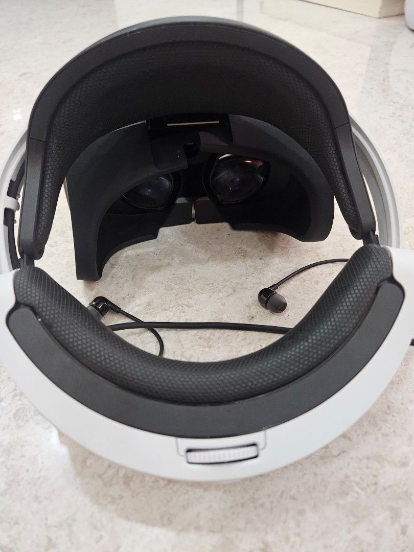 Playstation PSVR full set with controller, Video Gaming, Gaming ...
