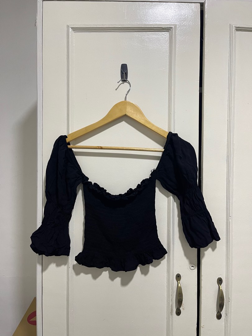 Puffy Black Top, Women's Fashion, Tops, Blouses on Carousell