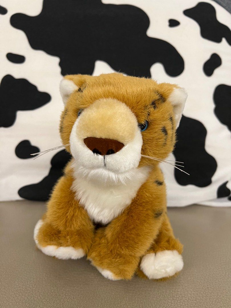 Raffles hotel tiger plush toy, Hobbies & Toys, Memorabilia ...