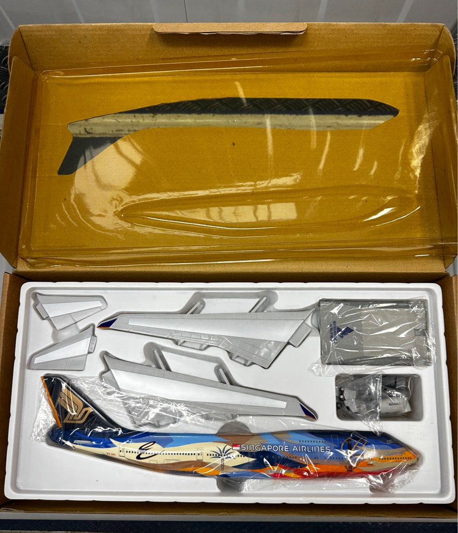 Rainbow Aircraft Boeing B747 1/200 super detailed series, Hobbies ...