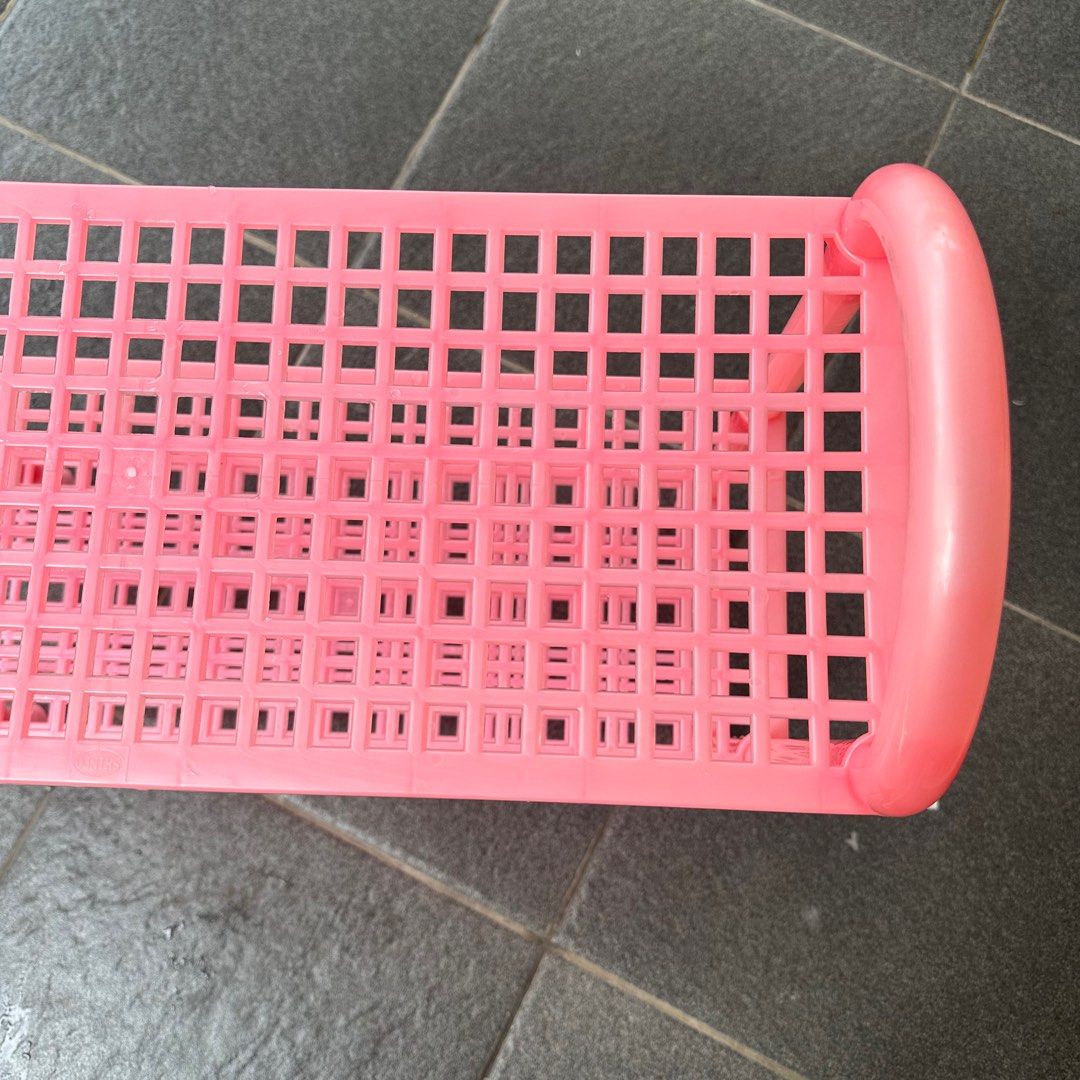 rak sepatu plastik pink lion star, Perabotan Rumah di Carousell