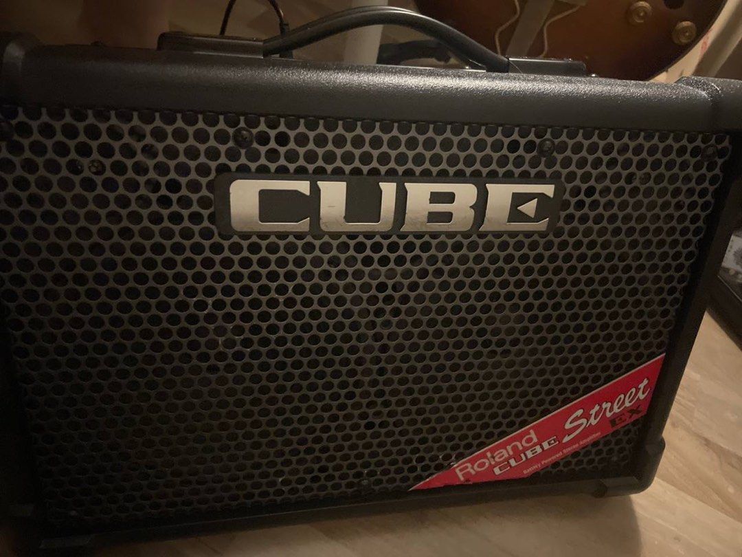 Roland street cube ex amplifier, Hobbies & Toys, Music & Media, Music ...