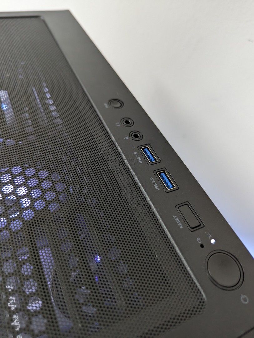 RYZEN 5 7500F + RX 7600 GIGABYTE DDR5 CUSTOM GAMING PC - max out ...