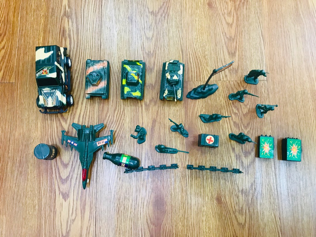 Solider tank plastic figurines, Hobbies & Toys, Toys & Games on Carousell