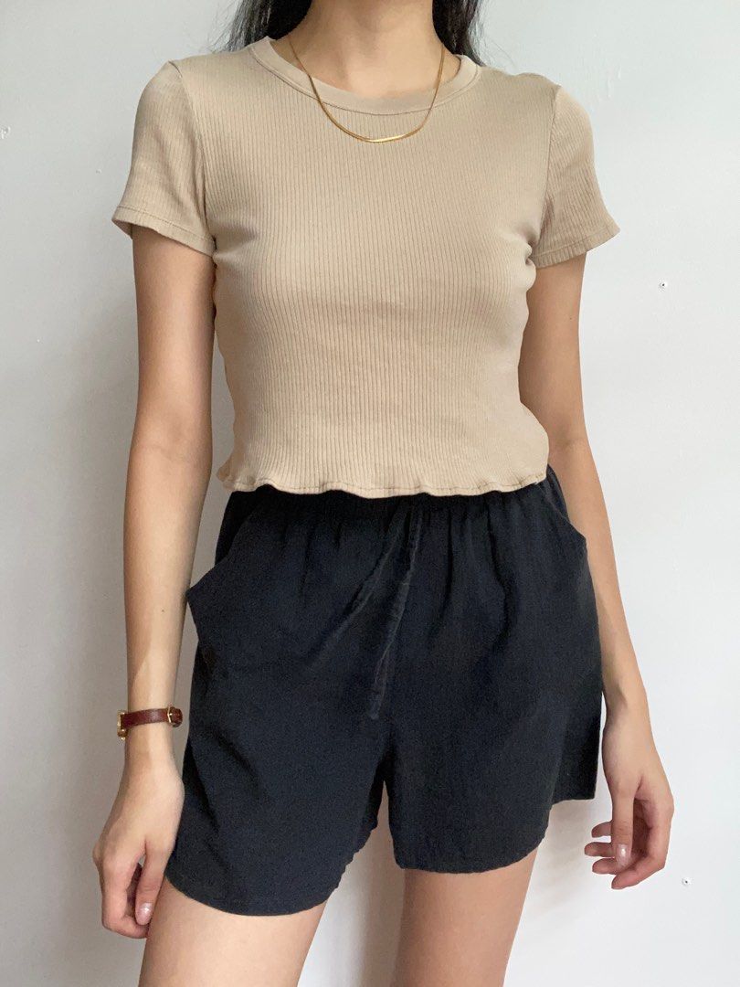 Uniqlo top, Women's Fashion, Tops, Shirts on Carousell