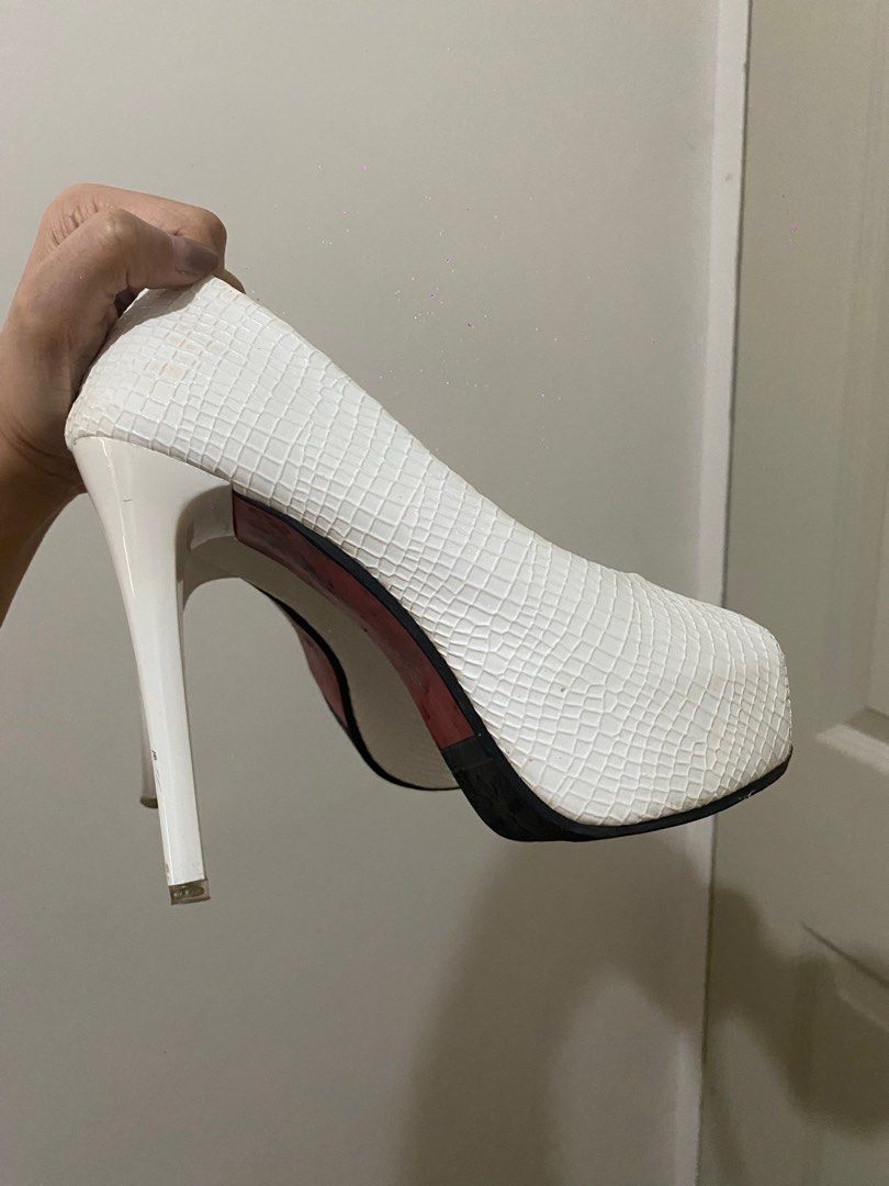 White textured platform Peep toe high heel court pumps. office / work ...