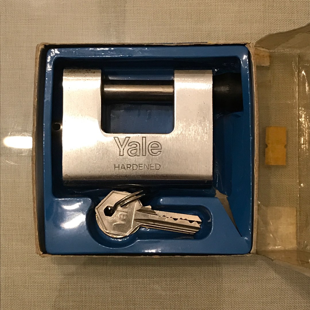 Yale Gate Lock with 3 Keys (Opening 4cm), Furniture & Home Living ...