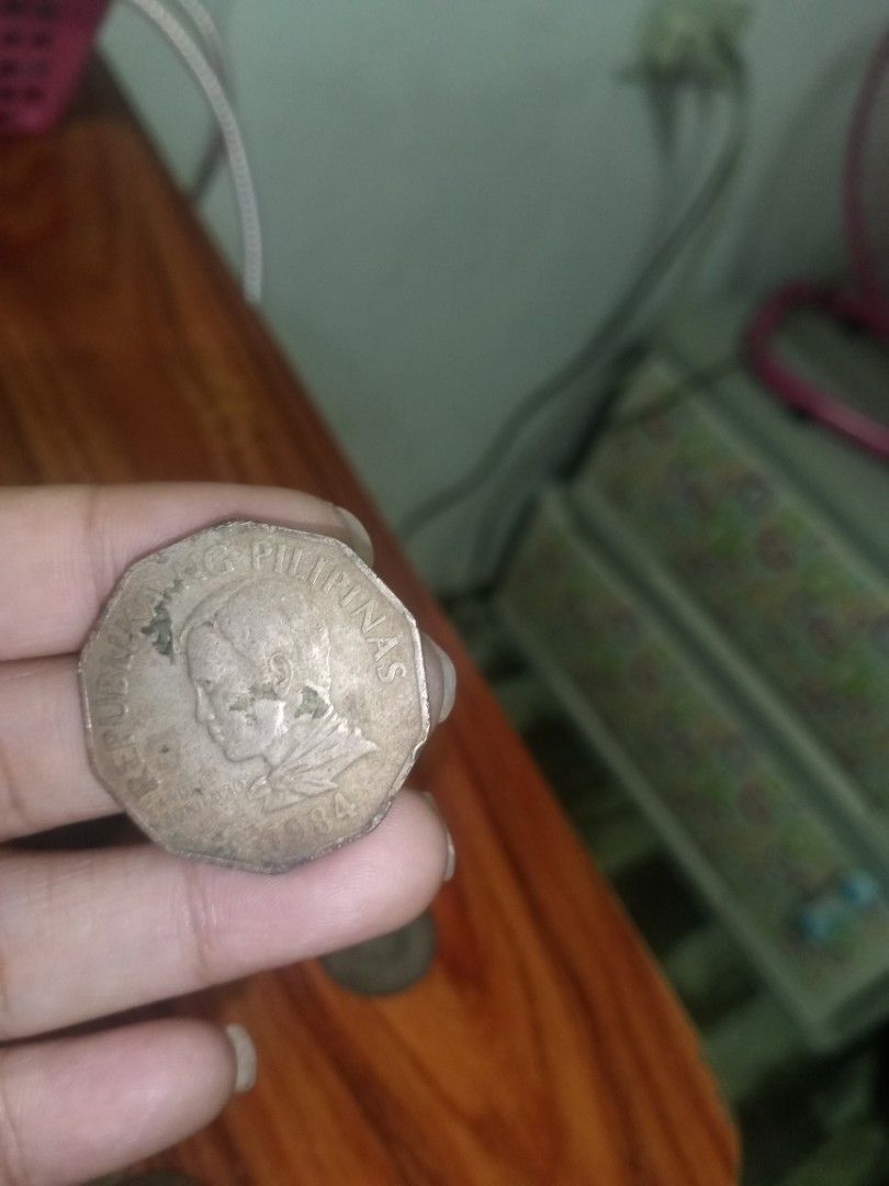 1981-1990 old peso coins and different dollar coin, Hobbies & Toys ...