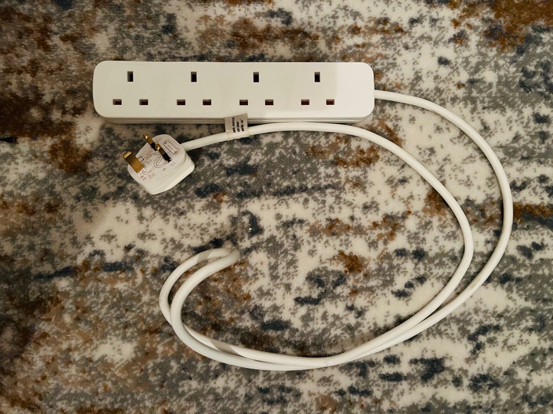 3 pin plug power extension cord 1.5m, 家庭電器, 轉插器及插頭 - Carousell